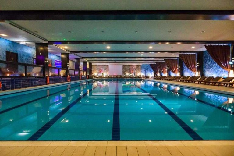 Cele mai bune 7 hoteluri cu piscină din Brașov - Elanomad