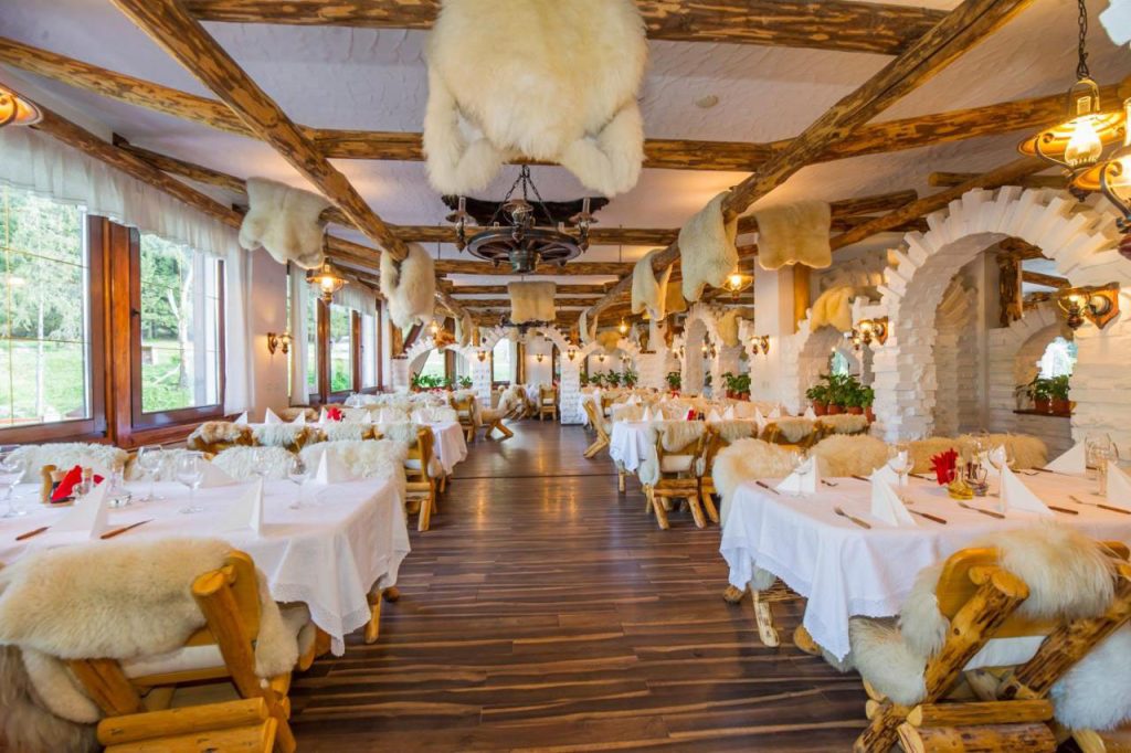 Cele mai bune 7 hoteluri cu piscină din Brașov - Elanomad