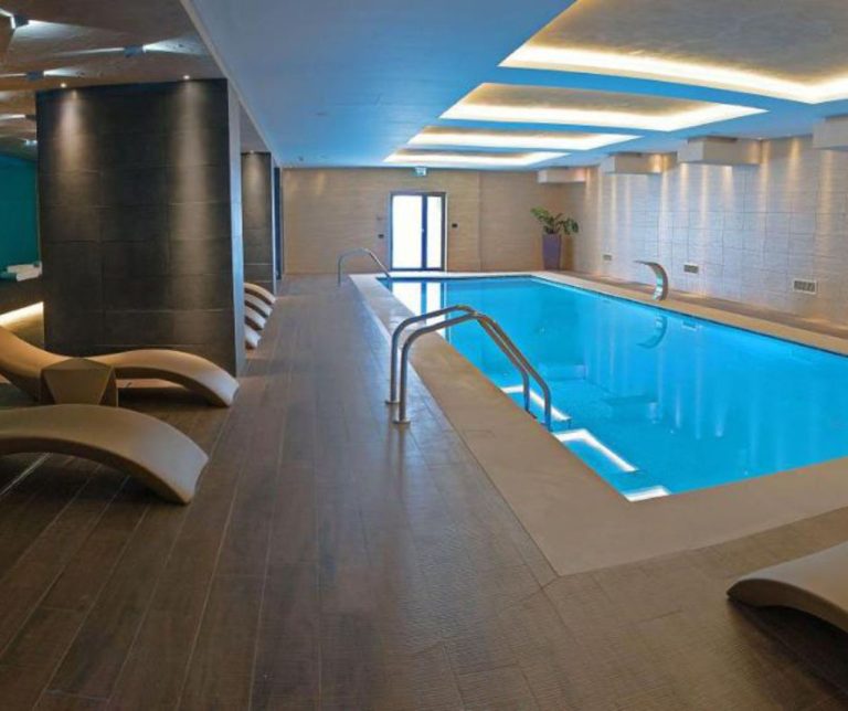 Cele mai bune 7 hoteluri cu piscină din Brașov - Elanomad