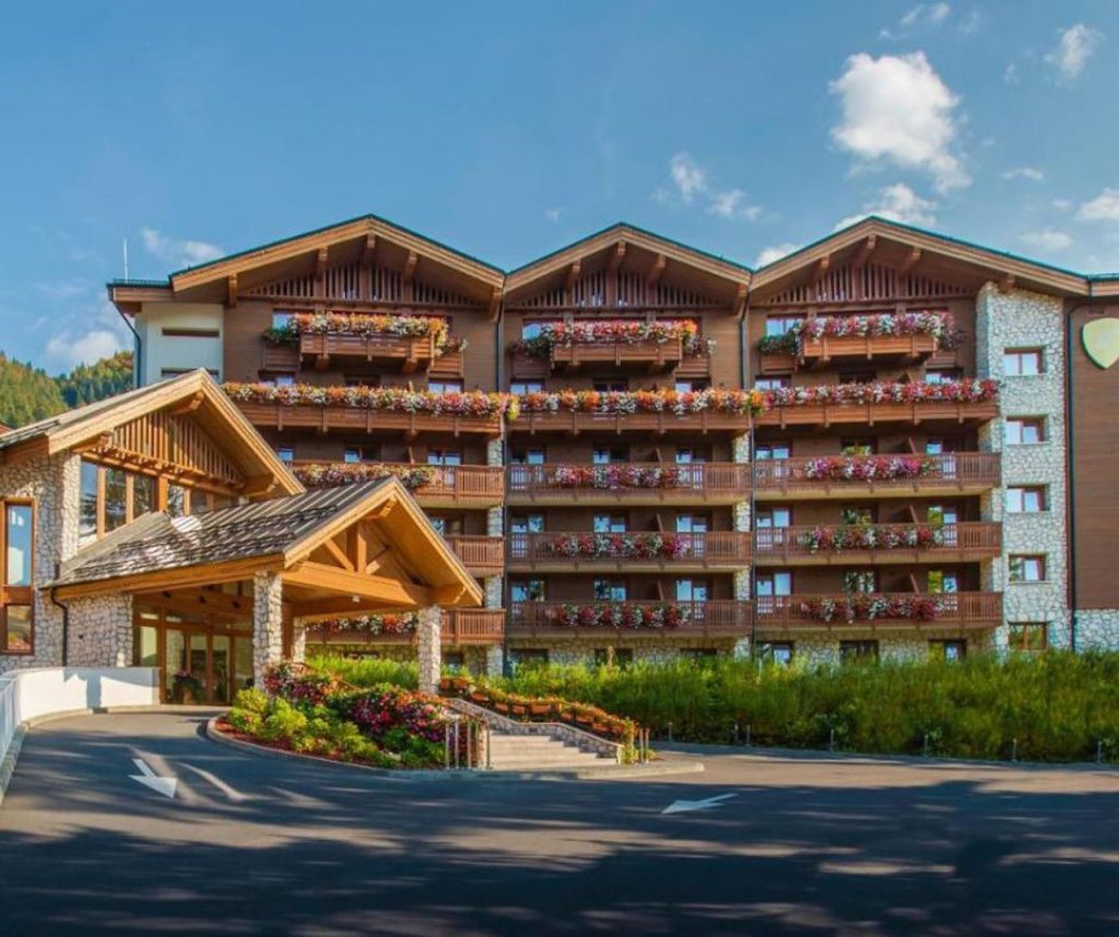 Cele mai bune 7 hoteluri cu piscină din Brașov - Elanomad